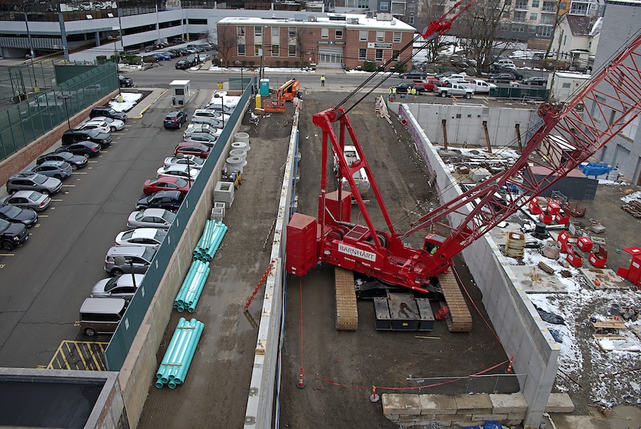 Heavy Lifting in Tight Spaces: Strategies for Urban and Confined ...