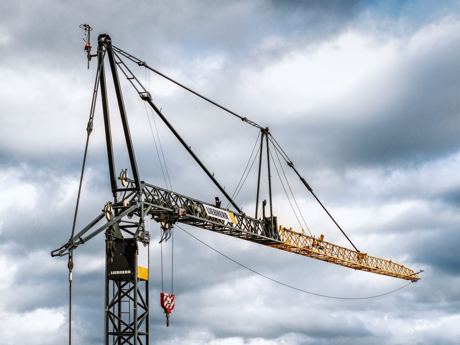 New Bottom-Slewing Crane Series: Liebherr Upgrades K Cranes | Equipment ...