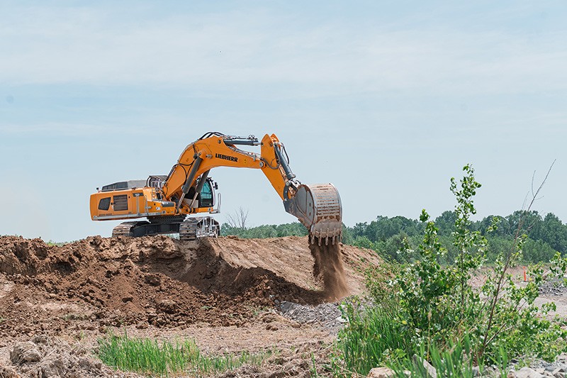L. Walter & Sons Excavating Optimises its Operations with the Liebherr ...